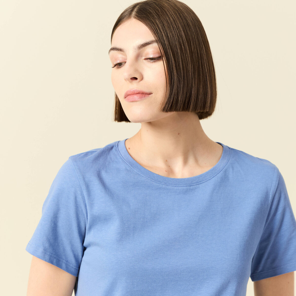 T-shirt cintré col rond manches courtes bleu lavande femme | Vibs