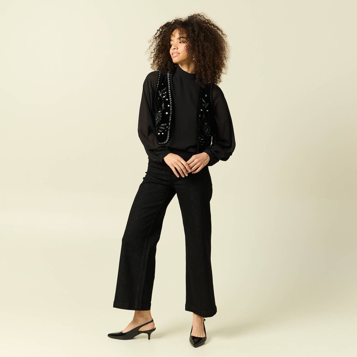 Veston court droit en velours noir femme | Vibs