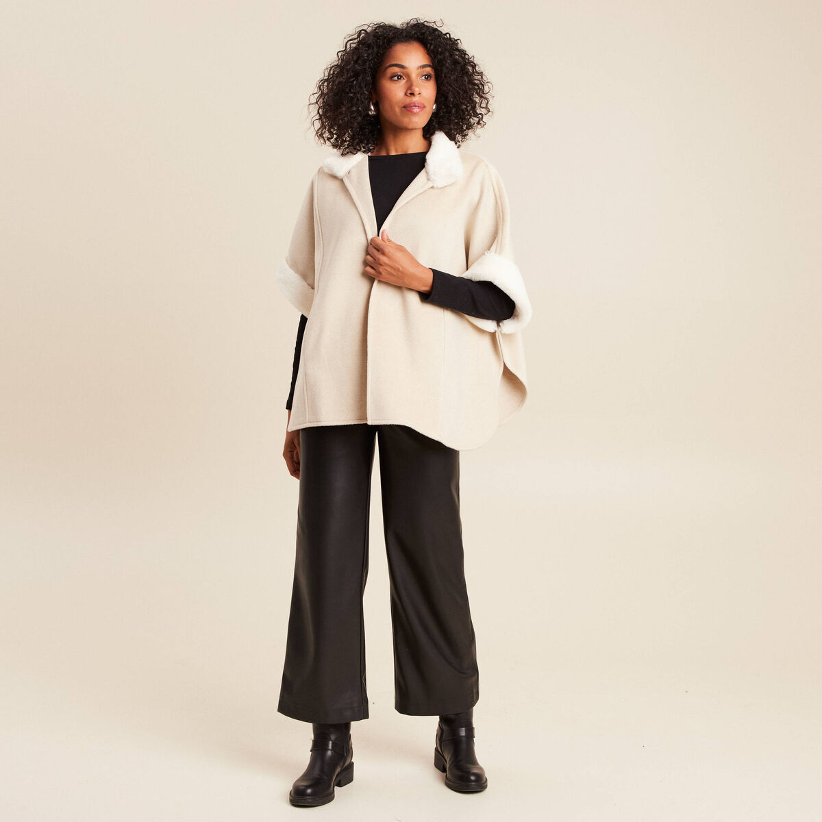 Poncho cape coupe ample ivoire femme | Vibs