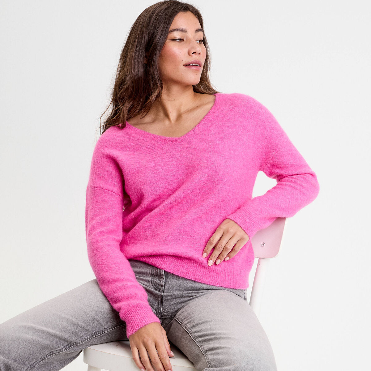 Pull avec col en V rose femme | Vibs