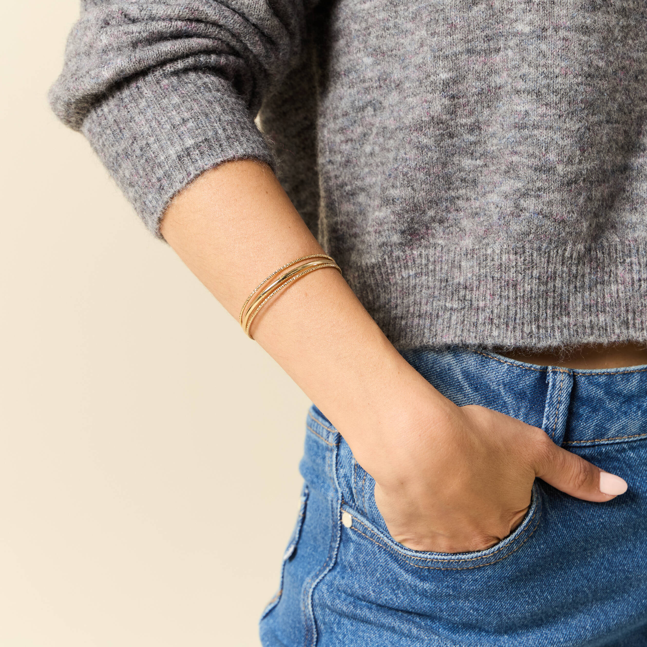 Bracelet jonc en métal couleur or femme | Vibs