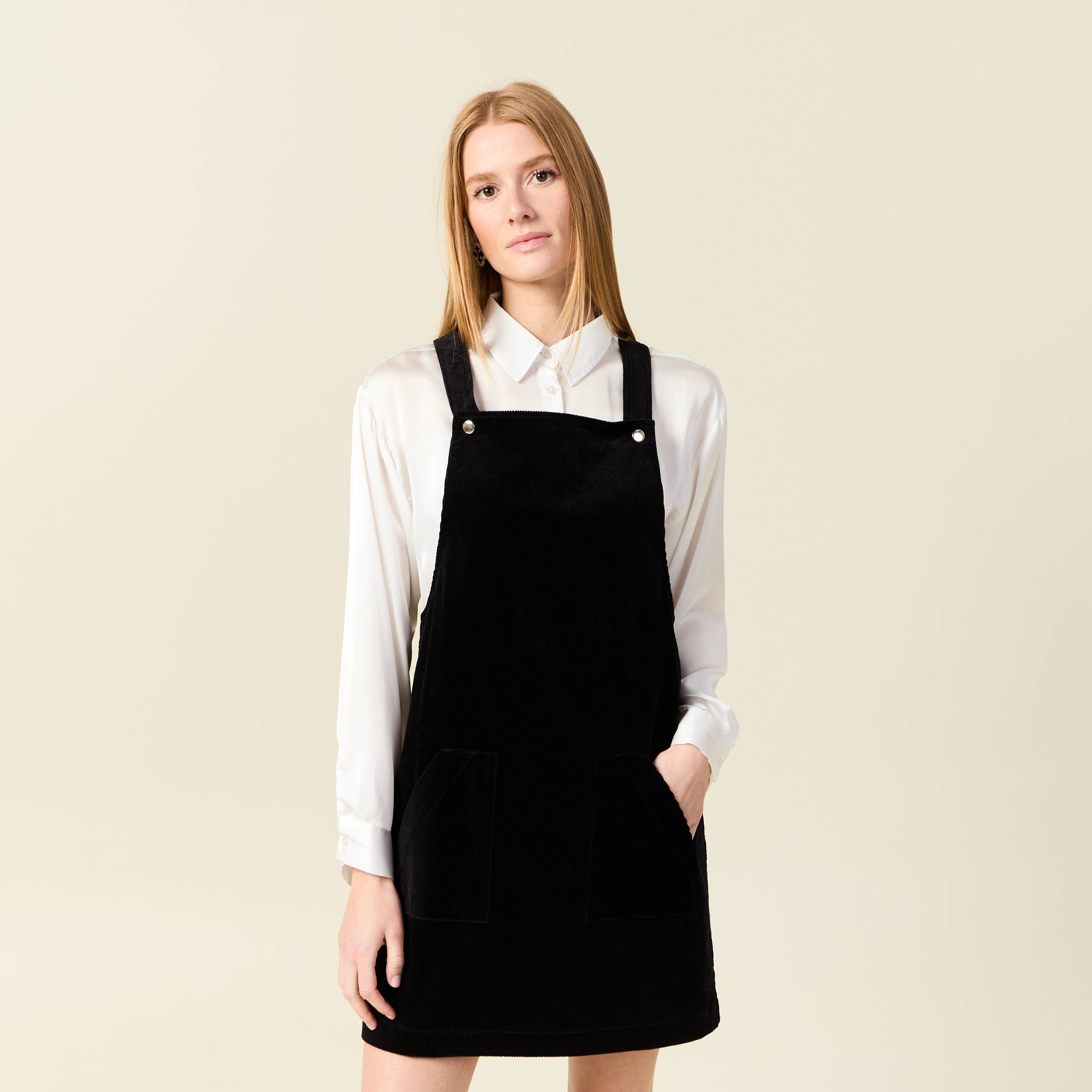 Robe chasuble trapèze velours noir femme | Vibs