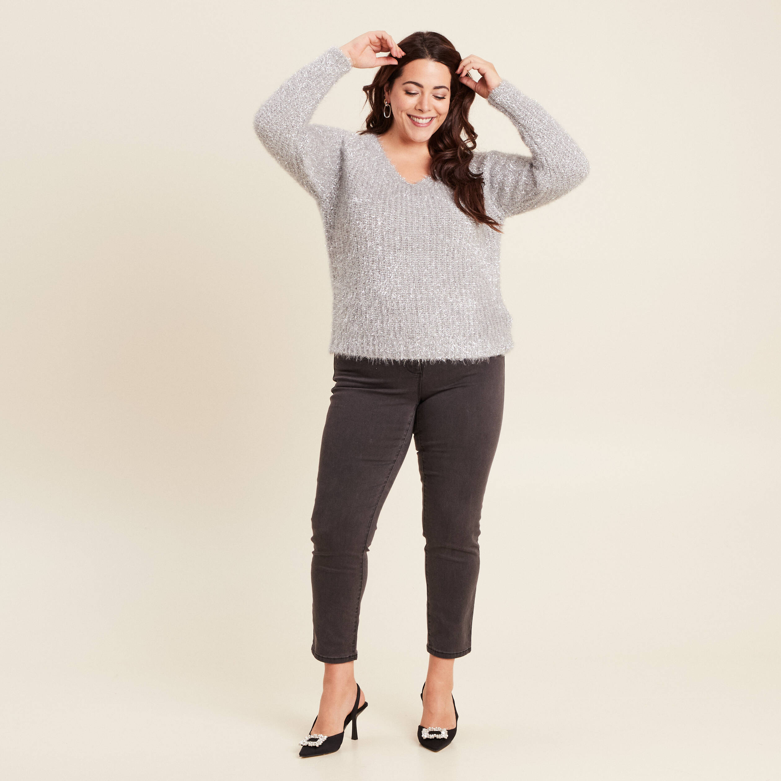 Pull manches longues col en V gris argent femme | Vibs