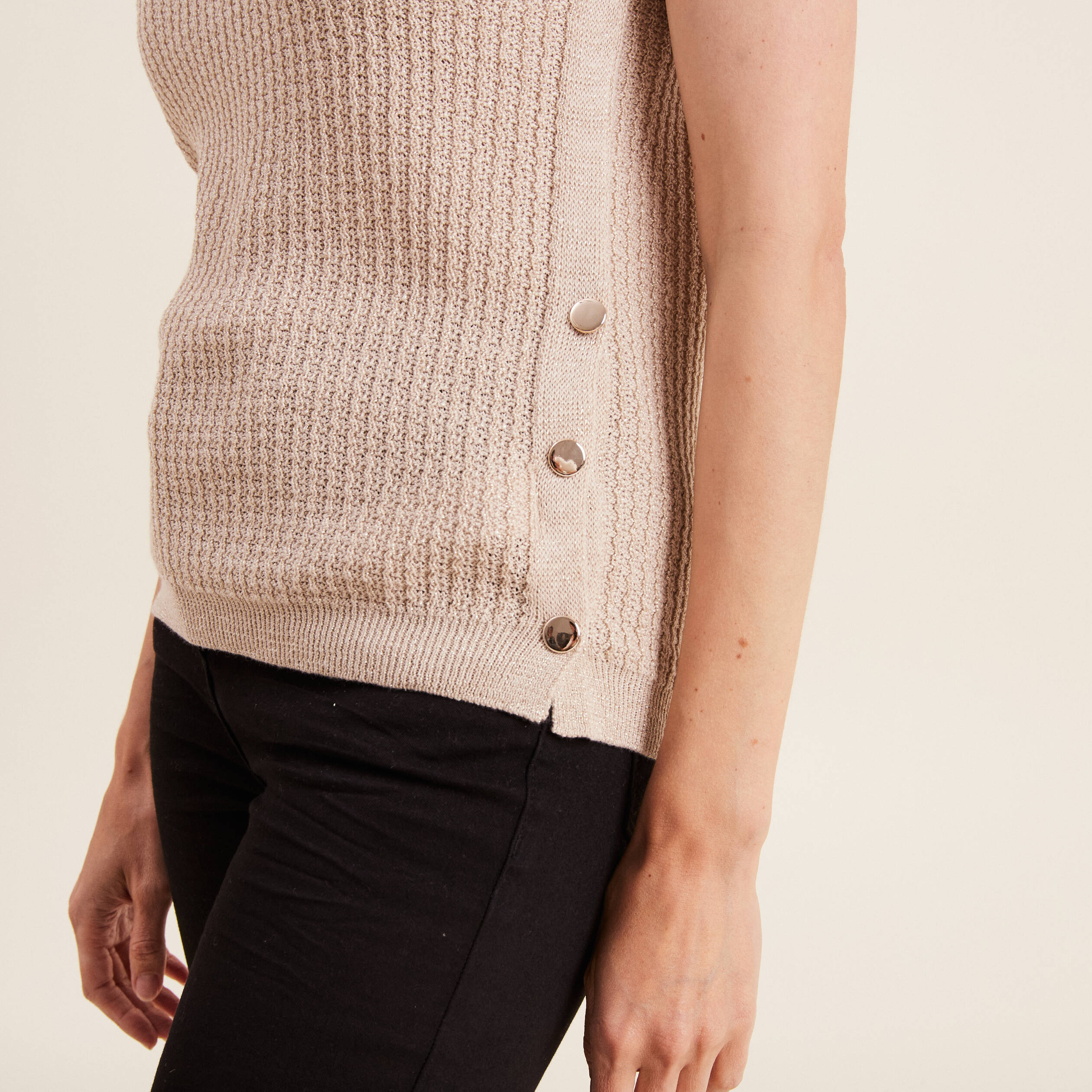 Débardeur tricot sans manches couleur or femme | Vibs
