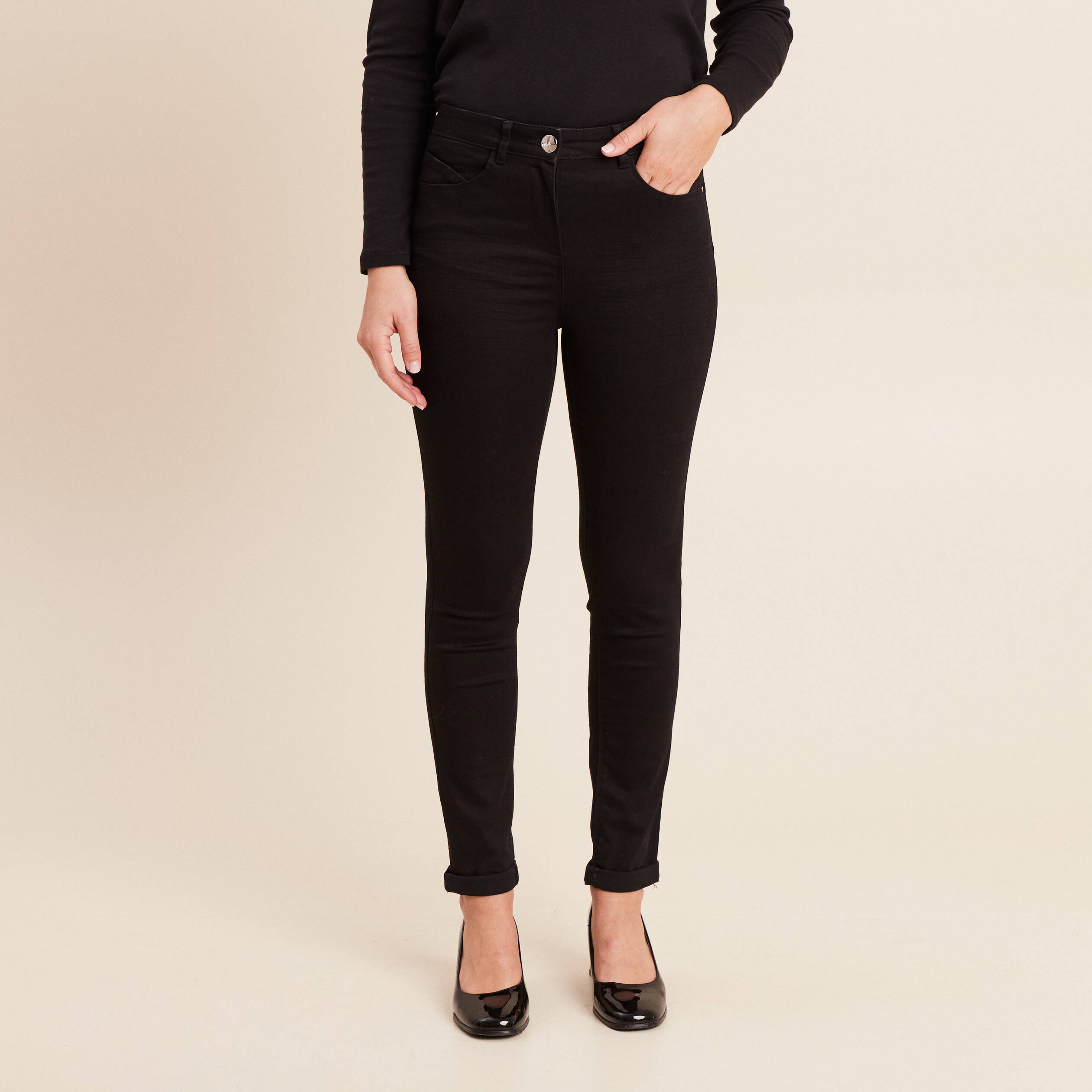 Jean ajusté taille standard 7/8ème noir femme | Vibs