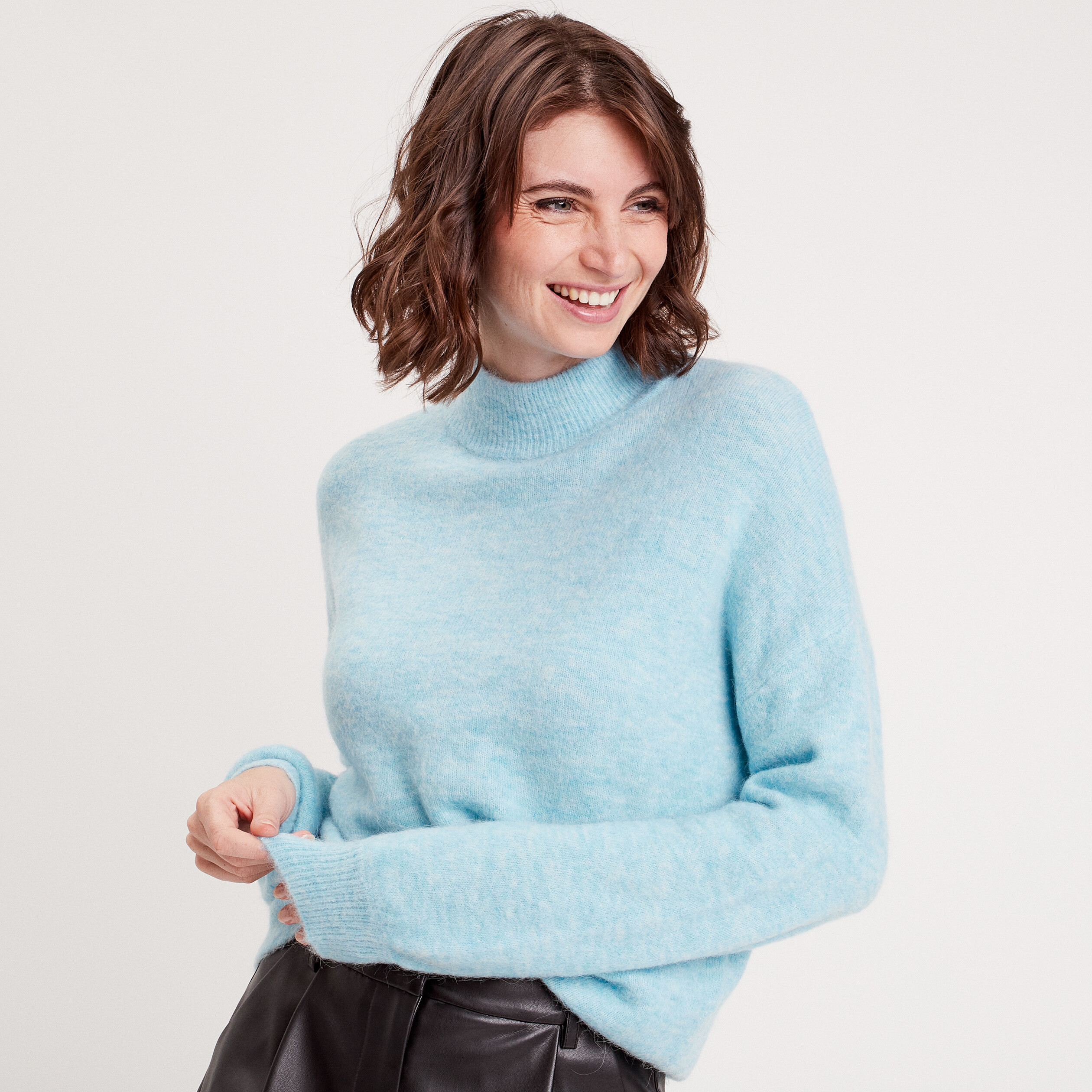 Pull col montant bleu ciel femme | Vibs