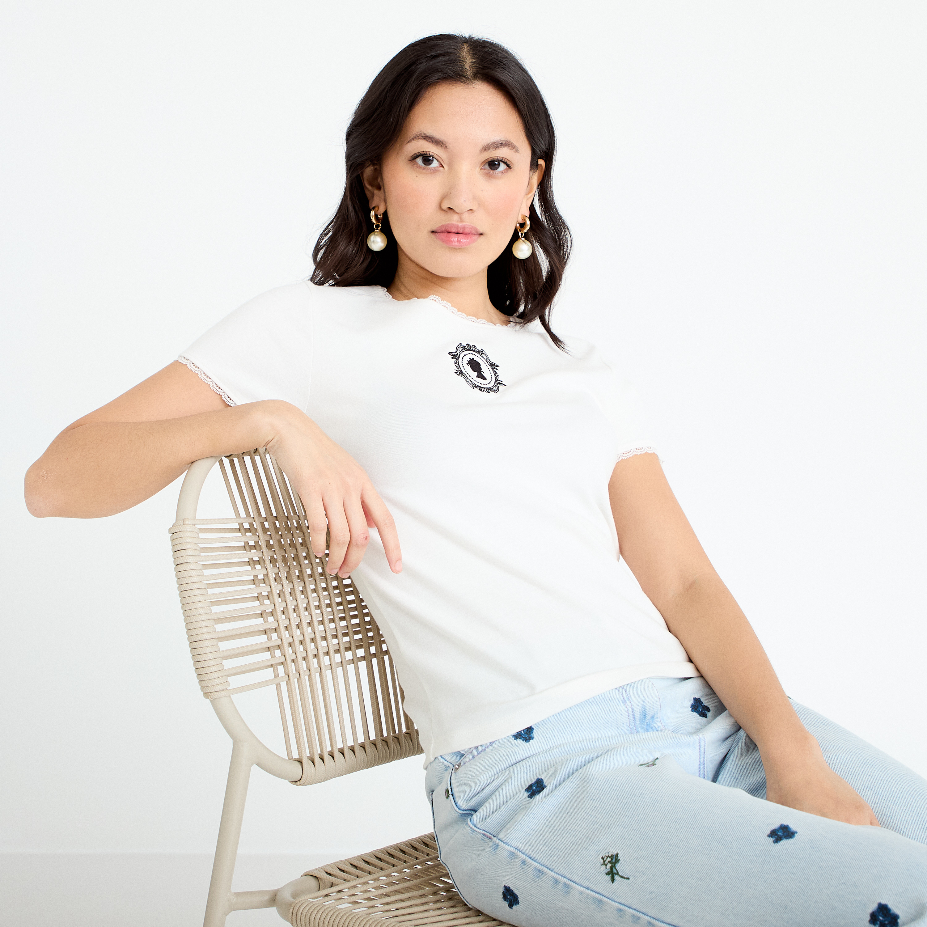 T-shirt col rond brodé Bridgerton ecru femme | Vibs