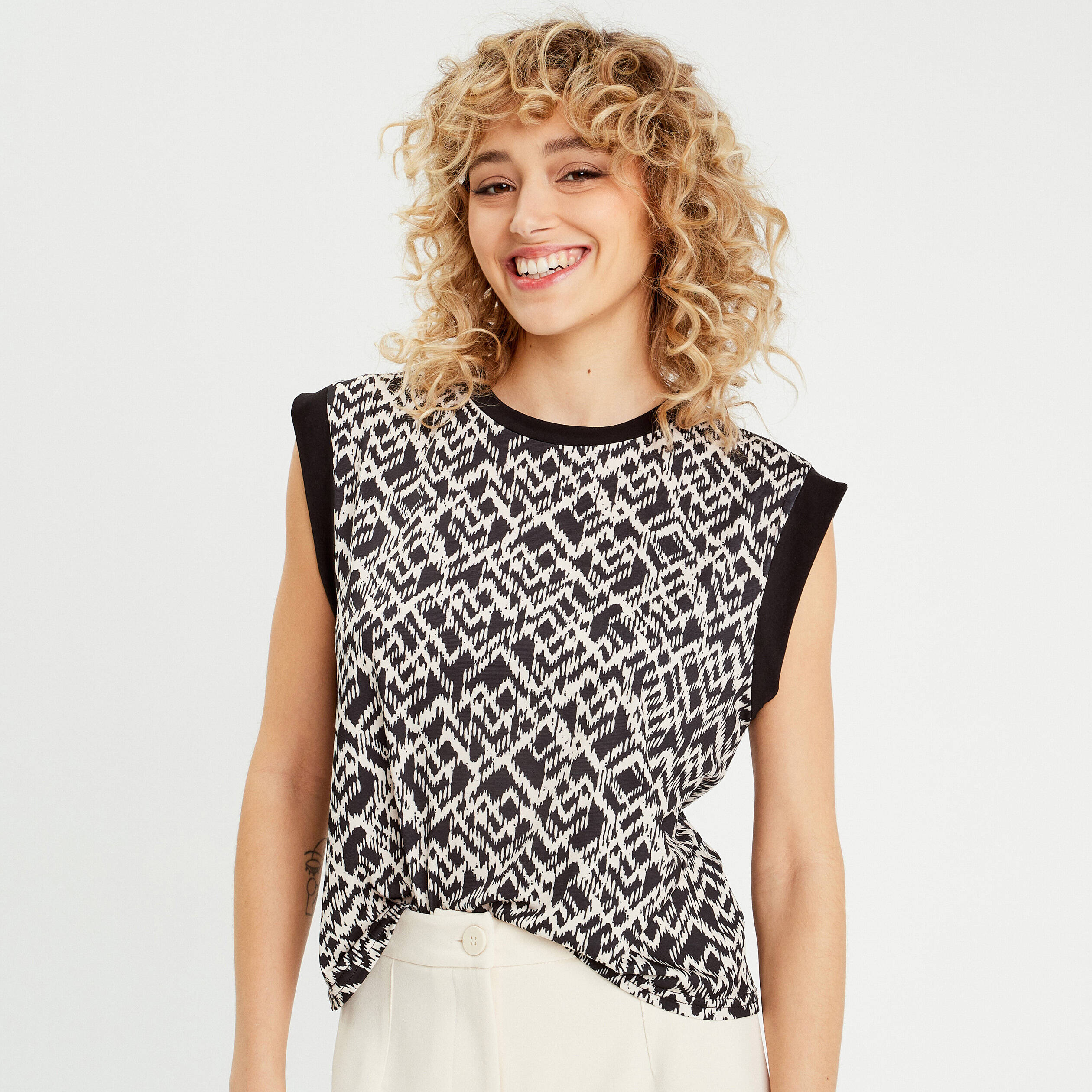 T-shirt manches courtes noir femme | Vibs
