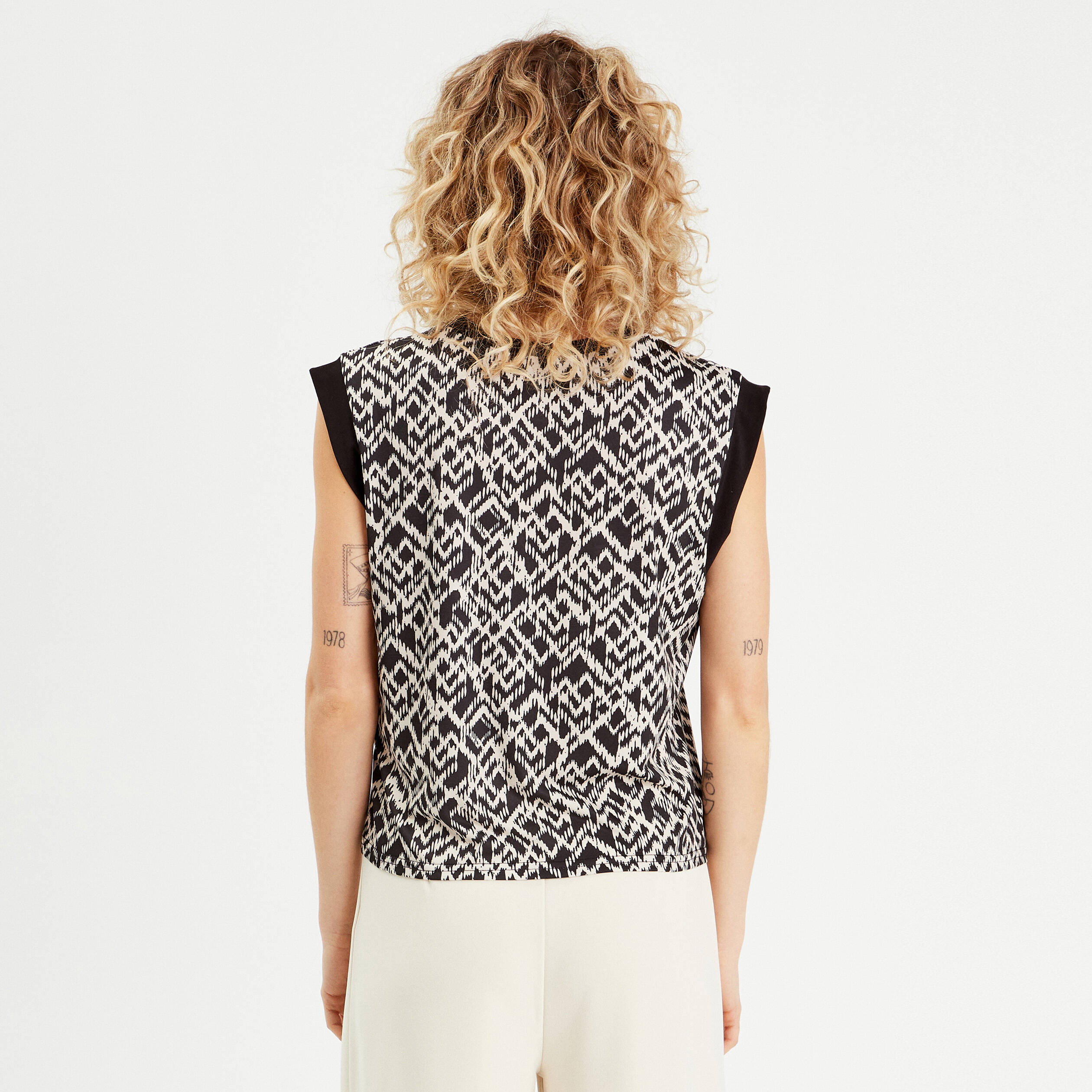 T-shirt manches courtes noir femme | Vibs