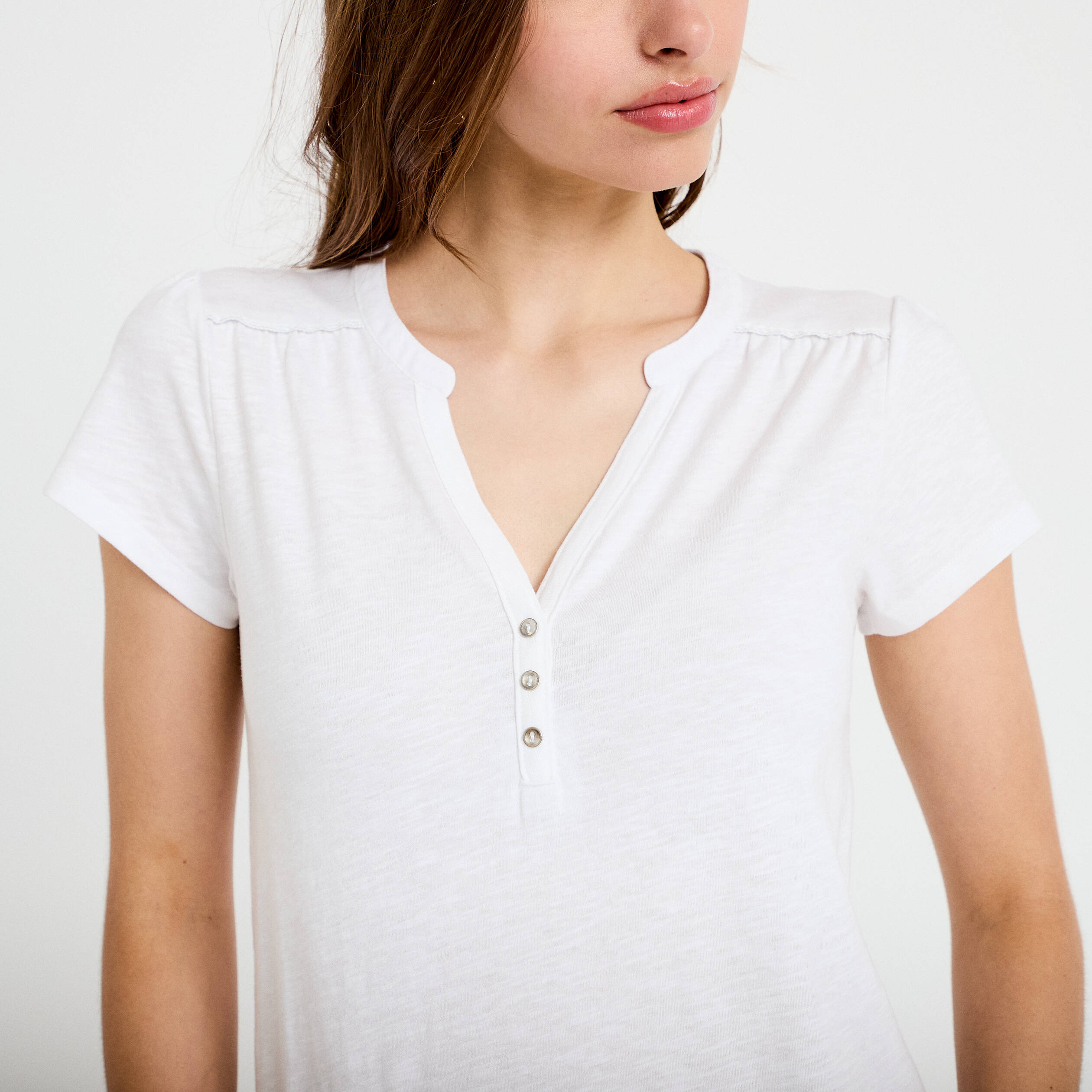 T-shirt boutonné sur le devant blanc femme | Vibs