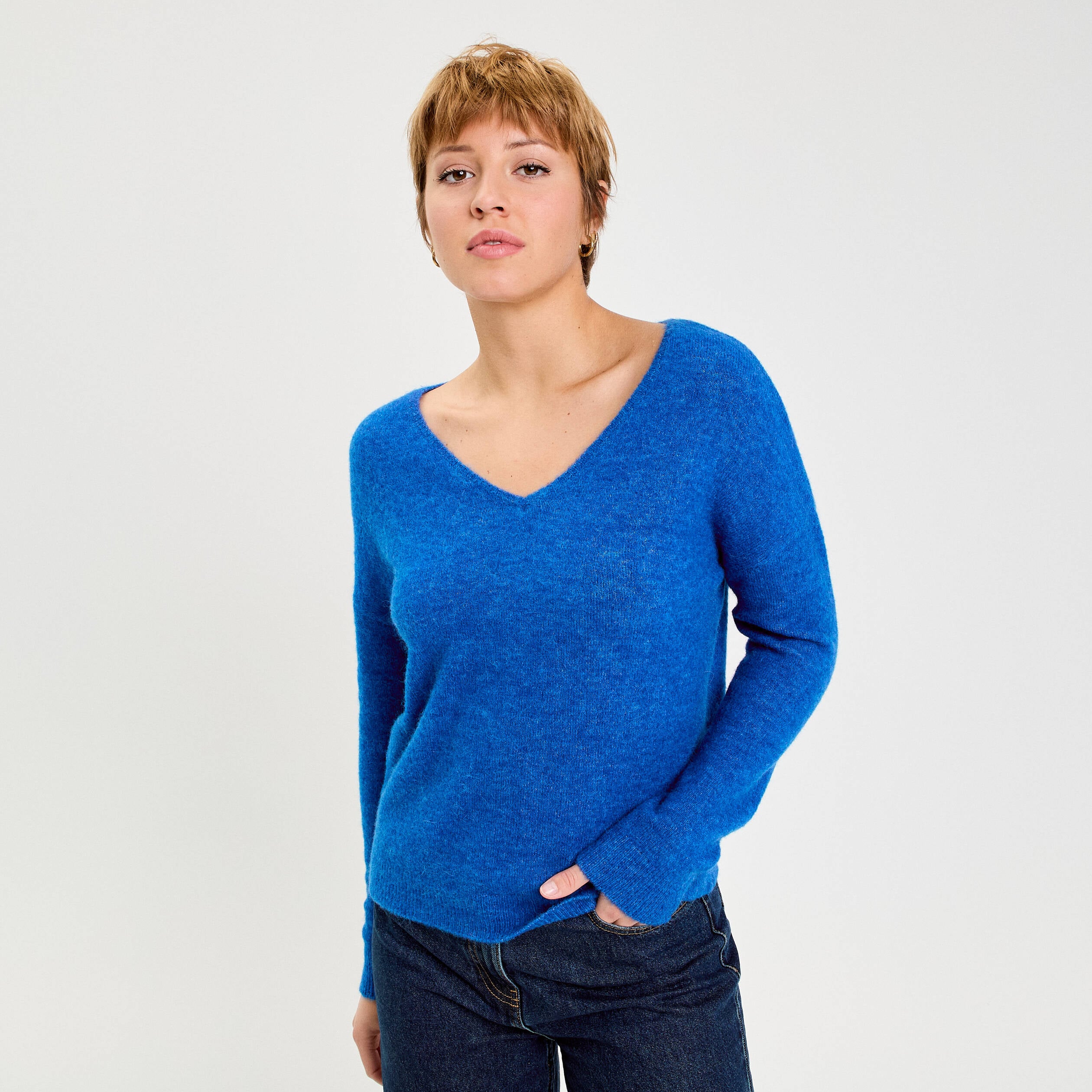 Pull avec col en V bleu electrique femme | Vibs